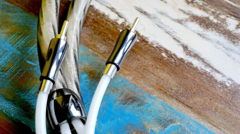 SUPREMUS ZR SPEAKER CABLES FROM QED - The Audiophile Man