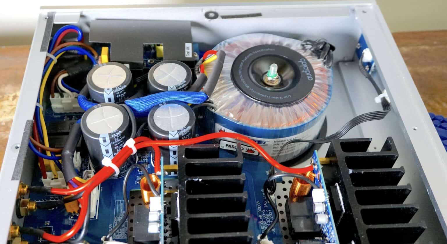 AUDIOLAB 9000Q/9000P PRE & POWER AMPS - The Audiophile Man