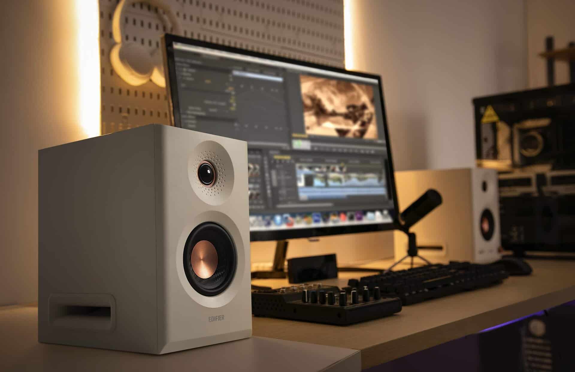 EDIFIER MR5 TRI-AMPED MONITORS - The Audiophile Man
